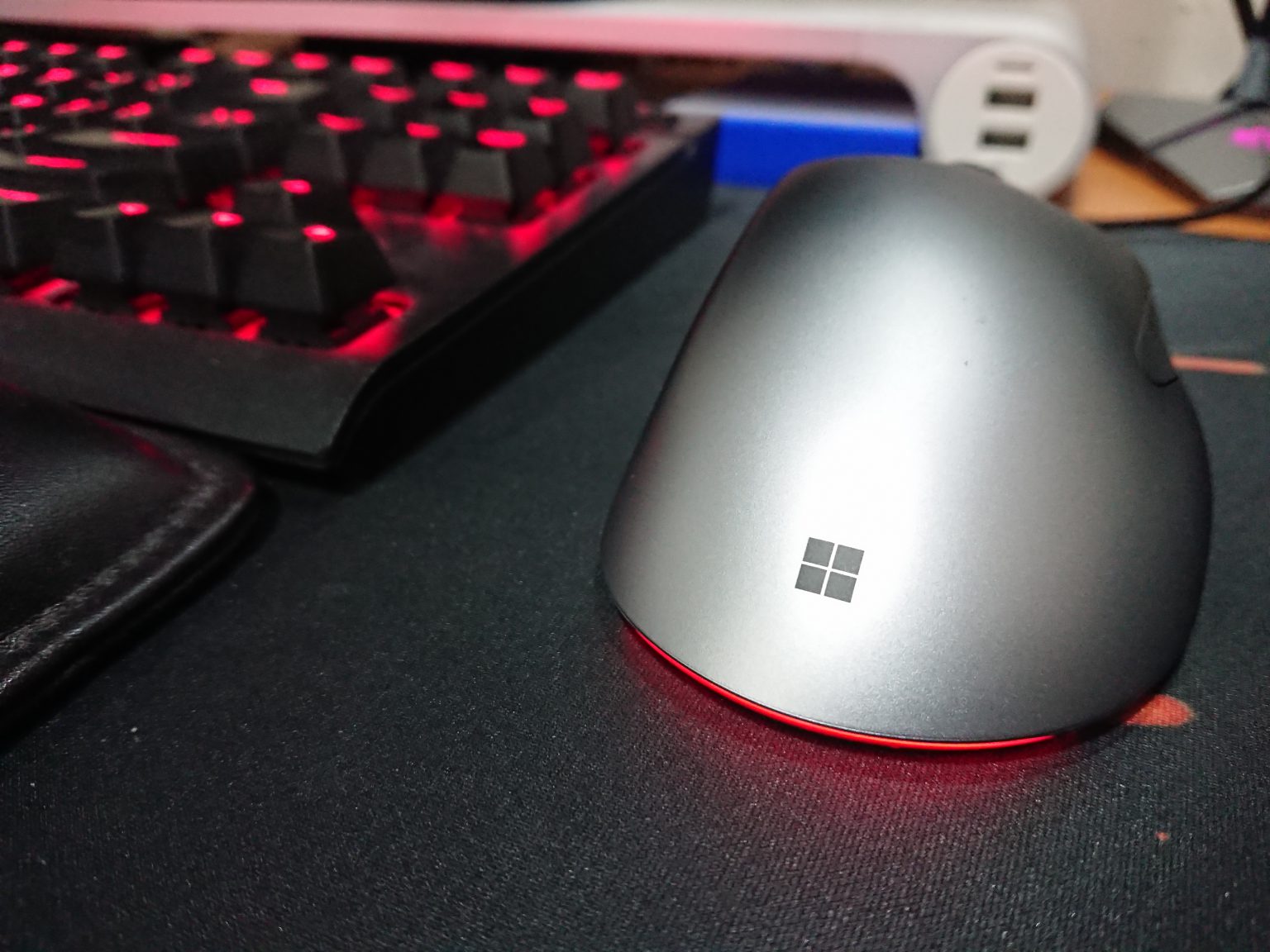 เปรียบทียบ Microsoft Pro IntelliMouse และ Microsoft Classic ...